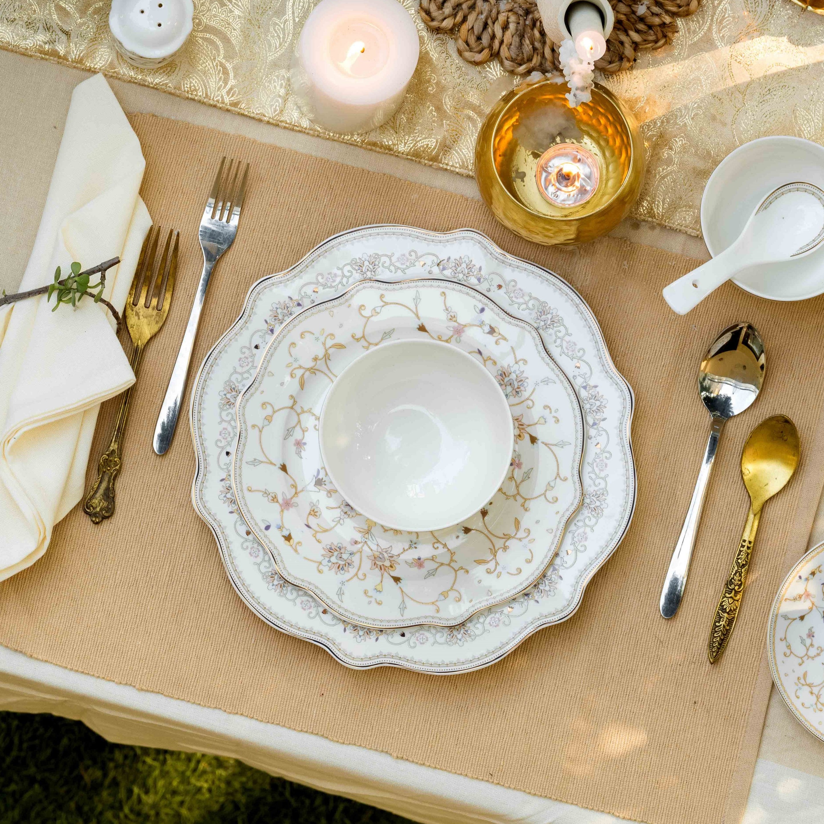 White Pattern 36 Pcs Dinner Set – Vigneto