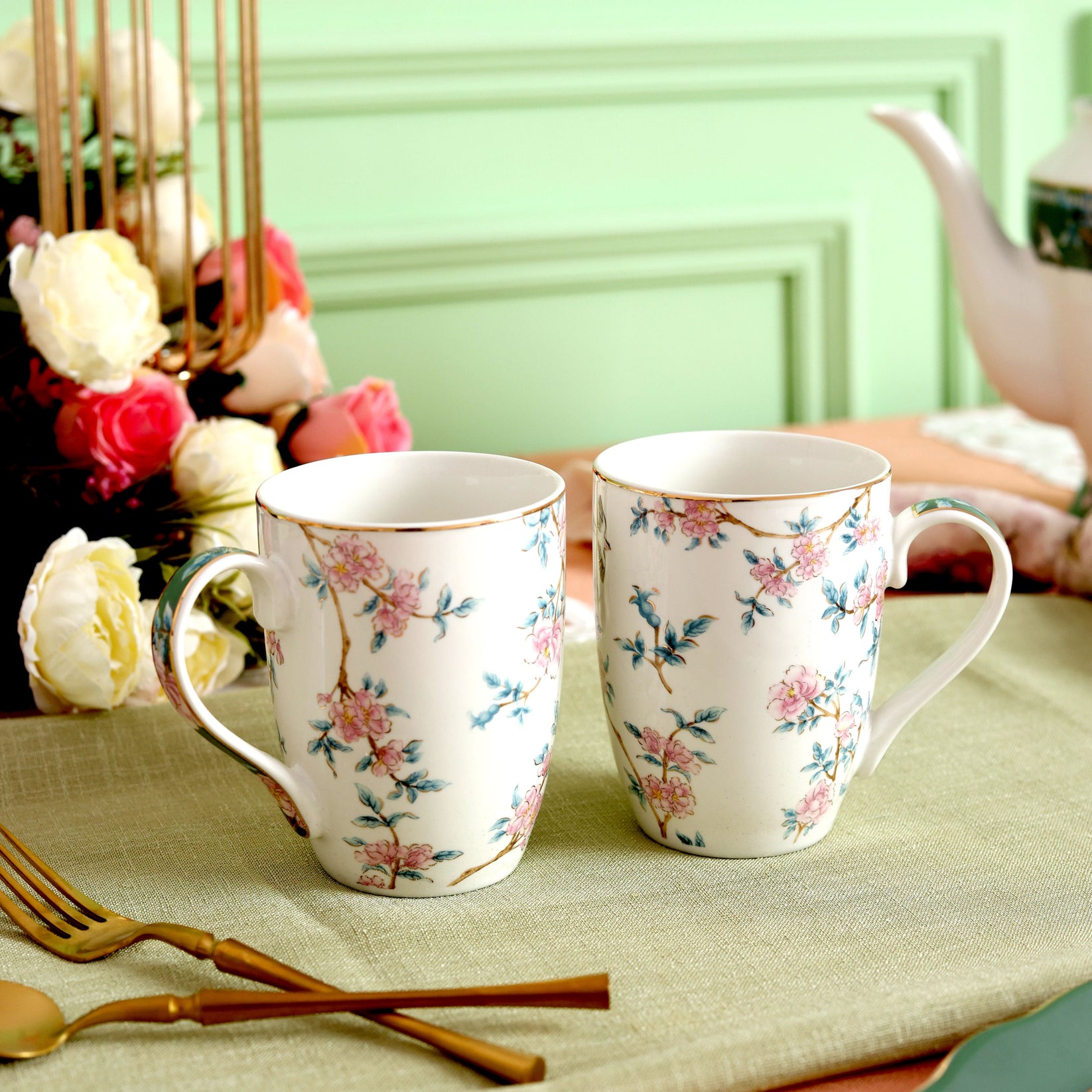 Victorian Green Coffee Mugs (Set of 2, 300 ML) – Vigneto