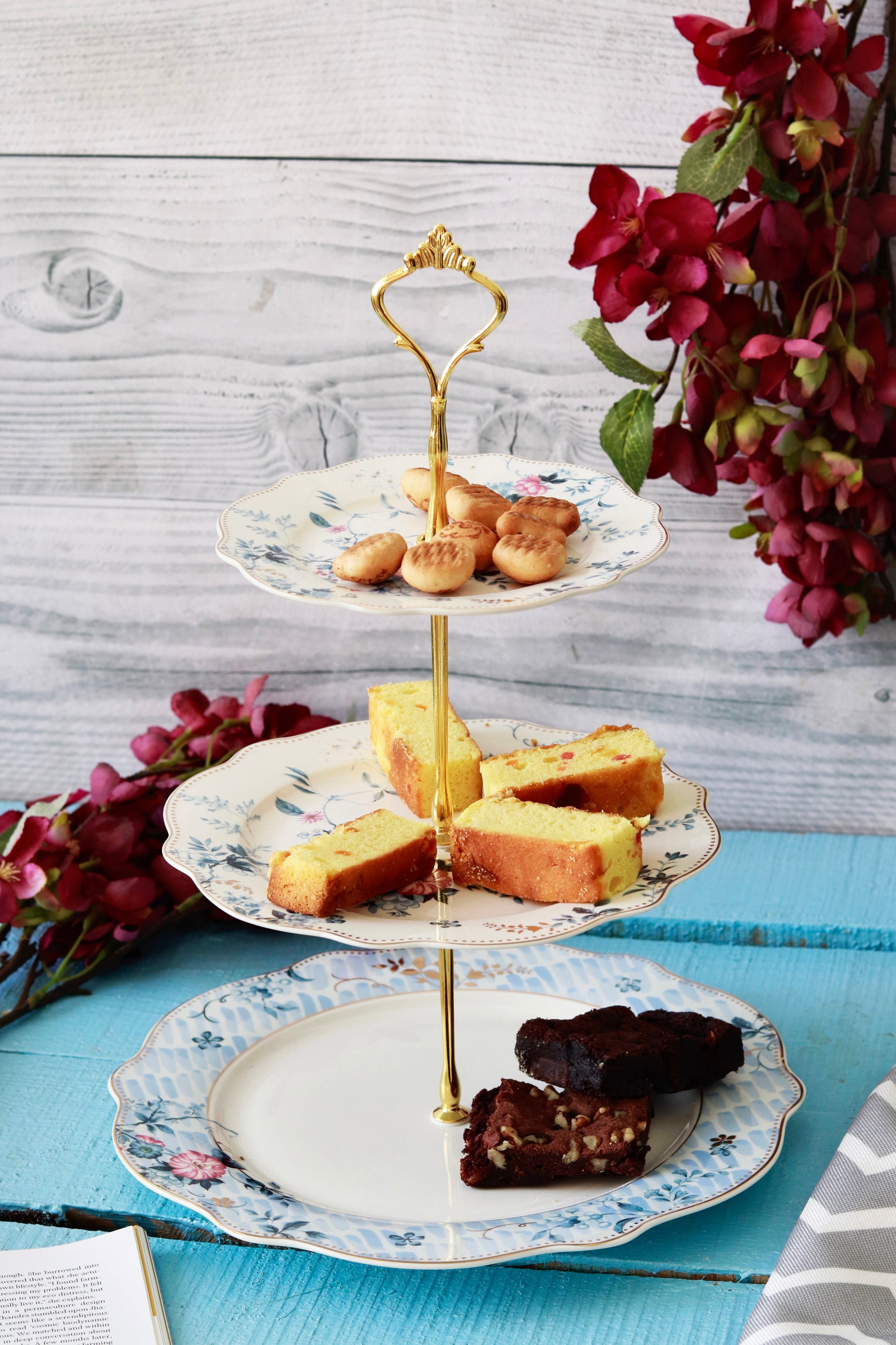 Spring Meadows Three Tier Dessert Stand – Vigneto